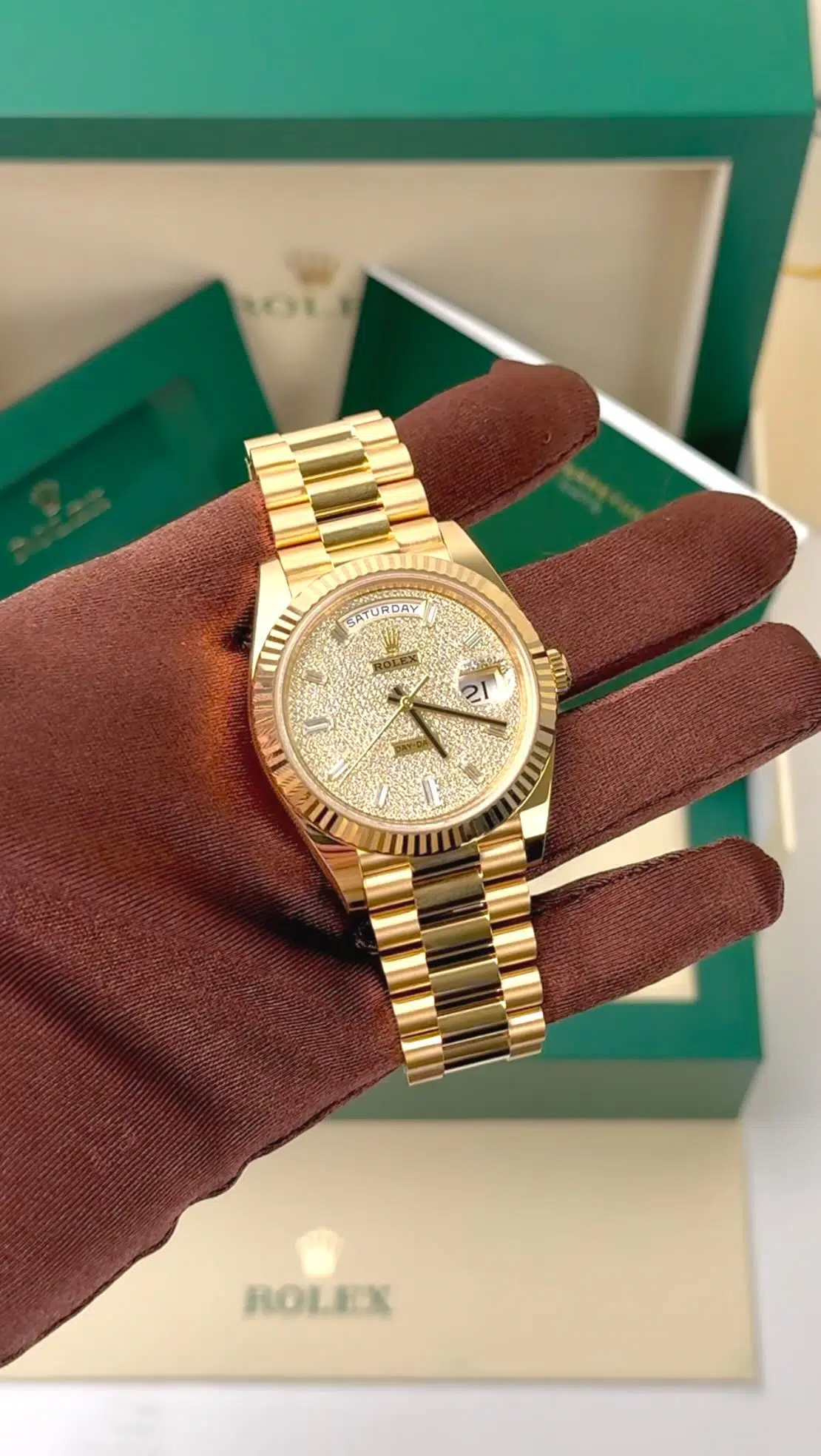 Rolex GMT-Master II Travel Guide: Use the GMT Function - Luxury Watches USA